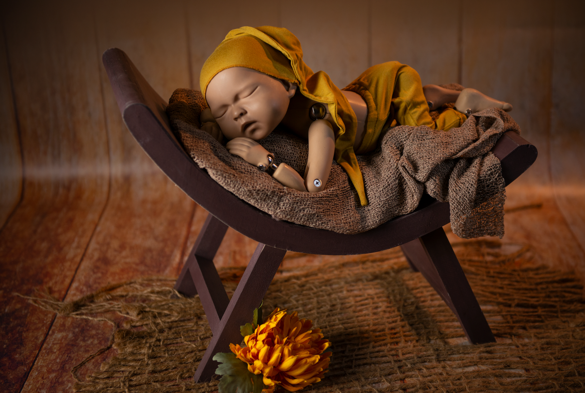 Curved Vintage Bench - Model 1 - Brown – Newborn Studio Props