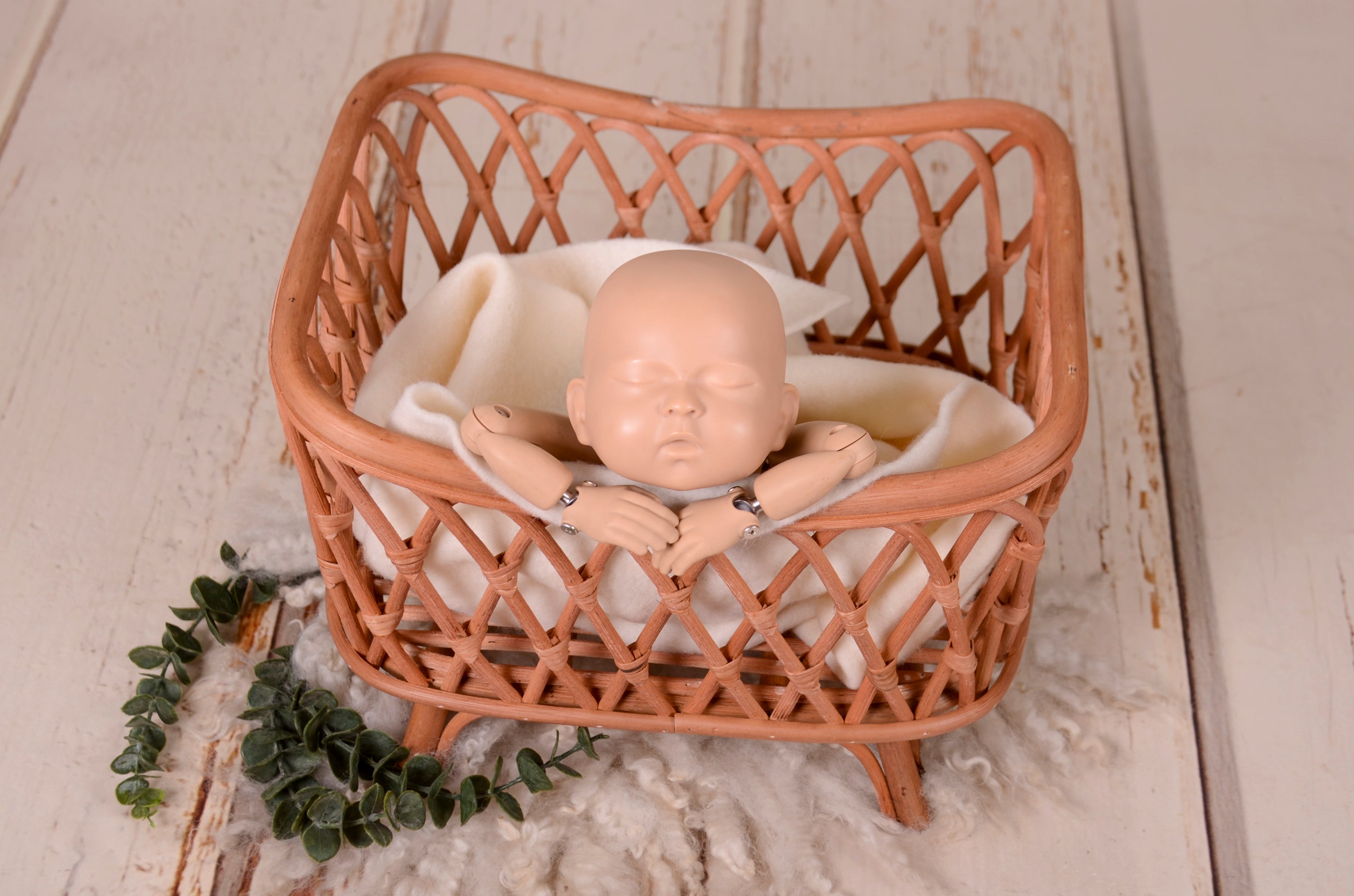Serenade Rattan Cradle Newborn Photography Prop – Newborn Studio Props