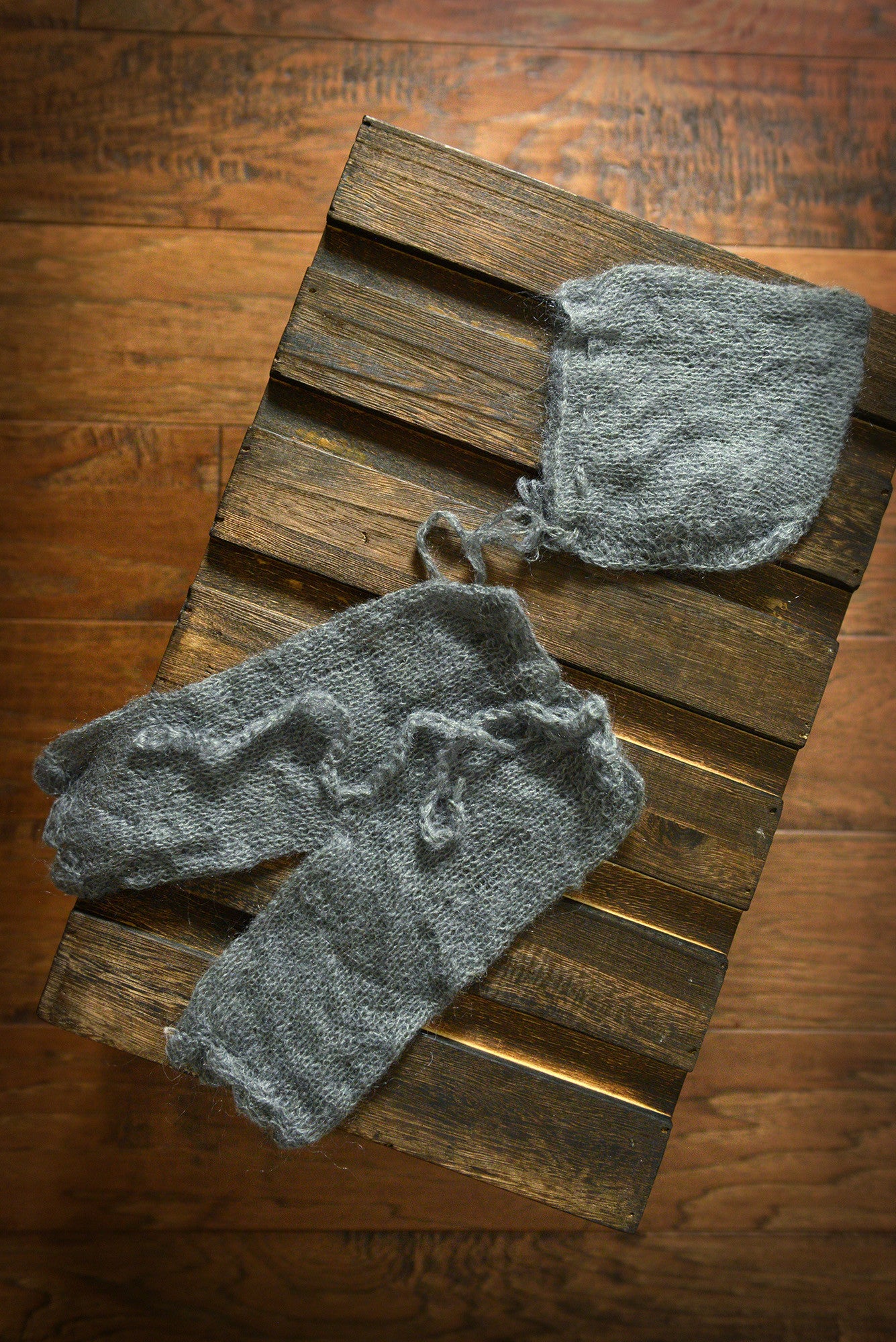 SET Mohair Pants and Adjustable Pointy Bonnet - Gray – Newborn Studio Props