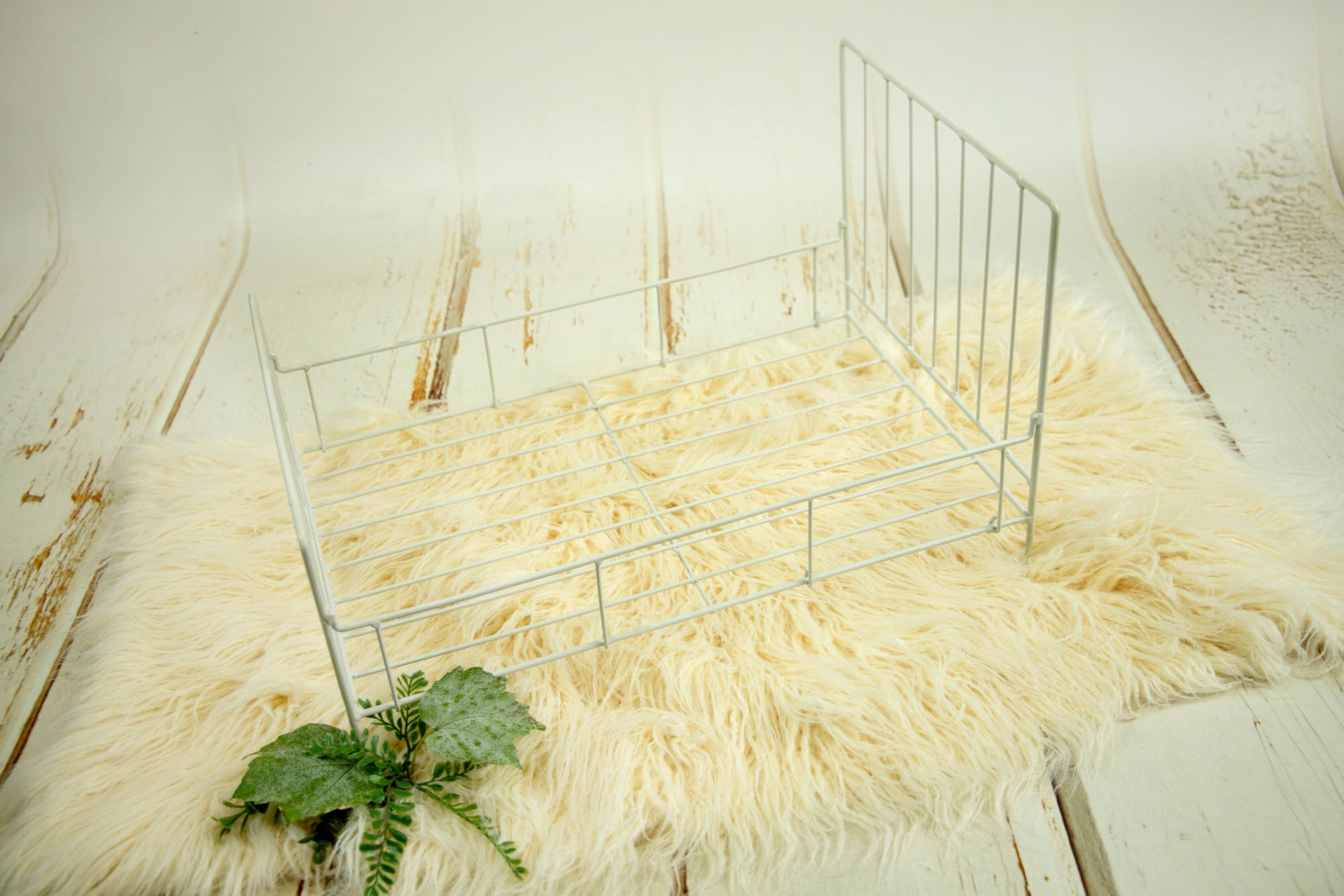 Vintage Wire Bed - White+Free firm foam – Newborn Studio Props