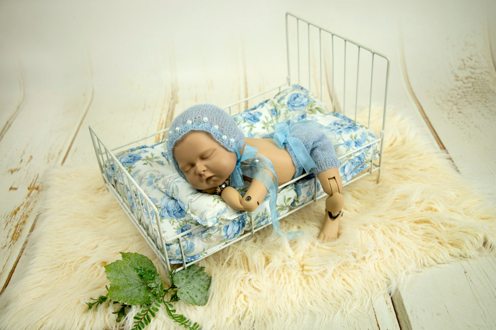 Vintage Wire Bed - White+Free firm foam – Newborn Studio Props